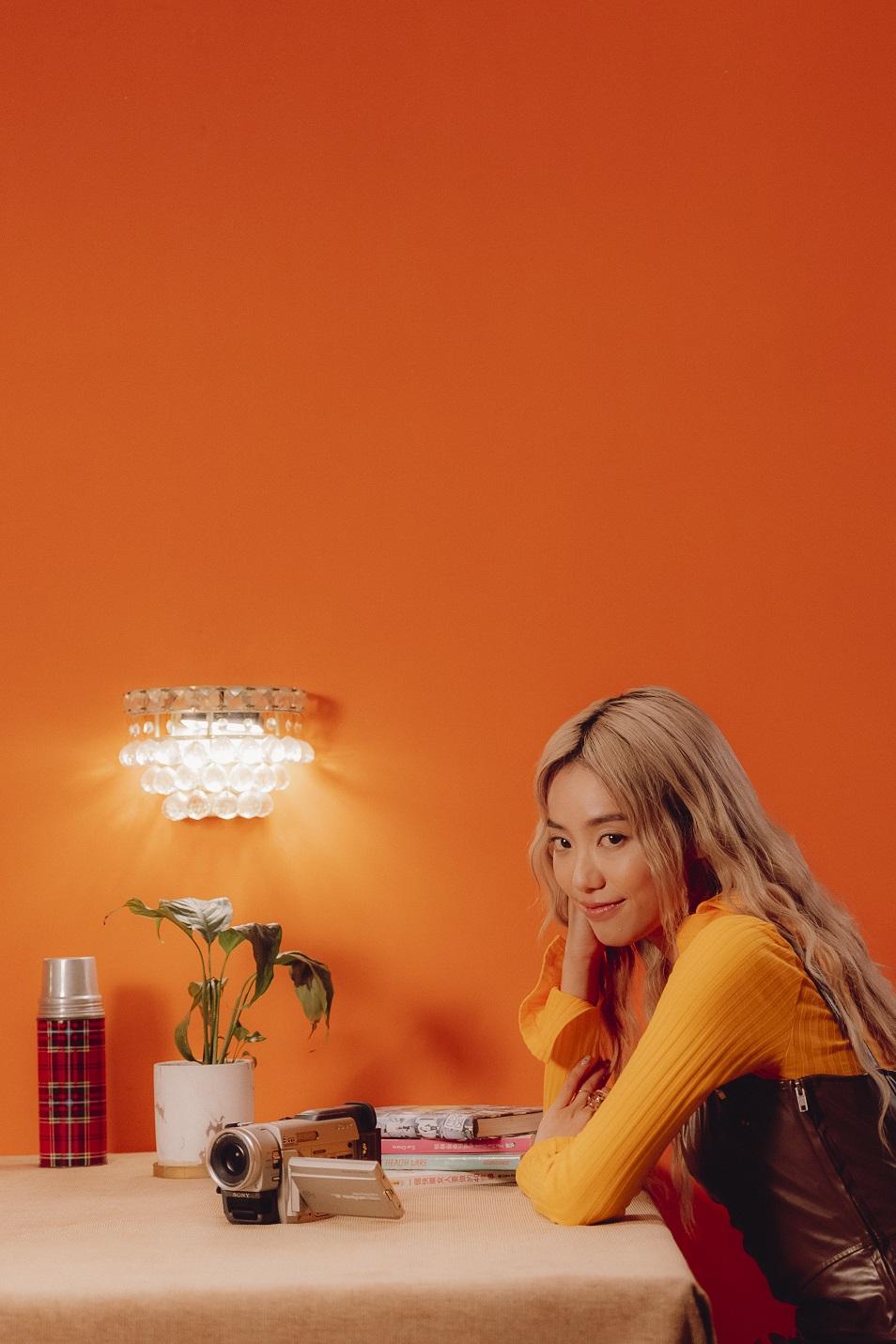 Jace陳凱詠孖「佐治」張明偉拍MV 重演港產片經典 | am730