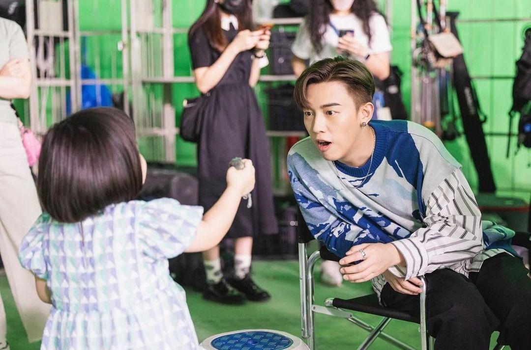 MC帶4歲Lucy逛超市 封廣告界「金童肉女」 | am730