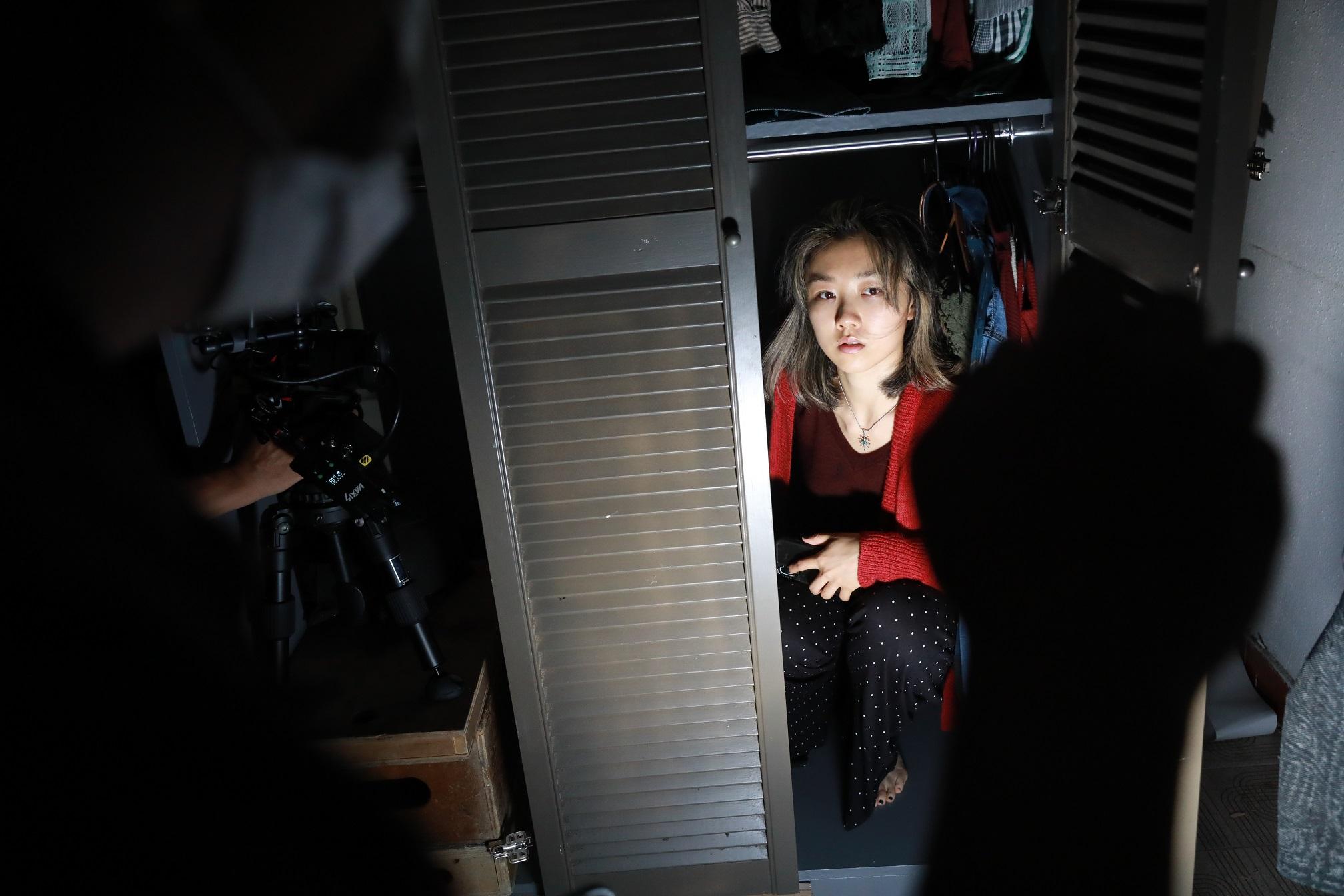 失衡凶間｜顏卓靈暗角位踎到腳震 Van@Nowhere Boys半分鐘入戲爆喊跳樓 | am730