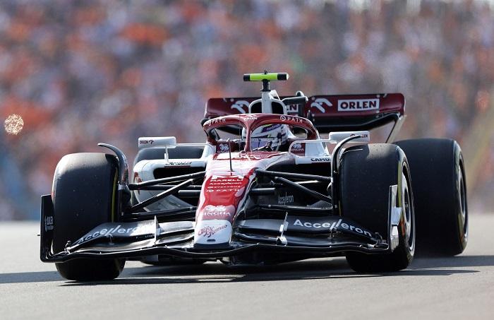 F1︱周冠宇獲車隊續用 明年繼續與保達斯出戰 | am730