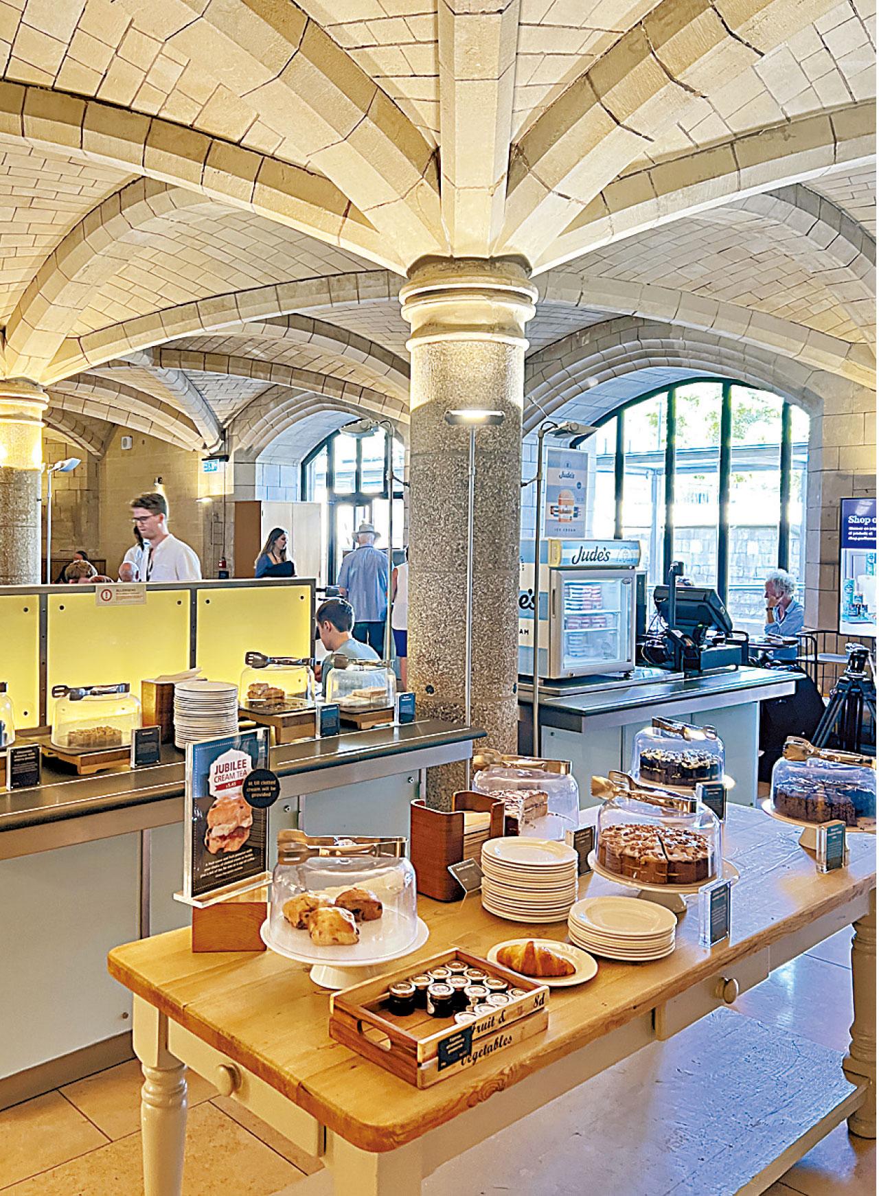 參觀英國國會大廈感受議會氣氛 | am730