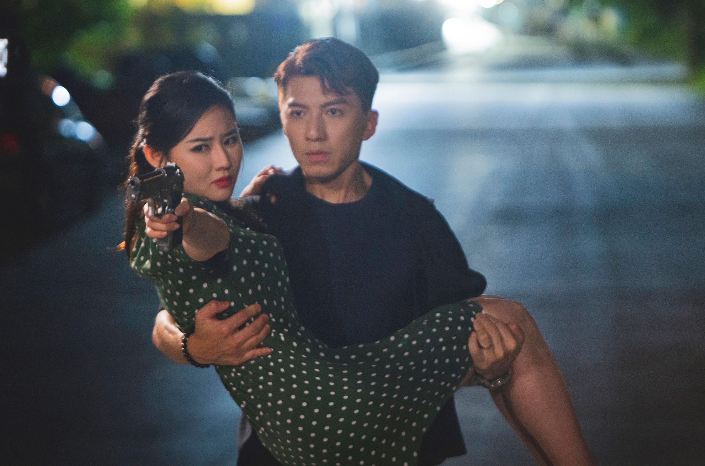 袁偉豪包辦新歌曲詞編 搵羅家英拍《馬路英雄》mv | am730