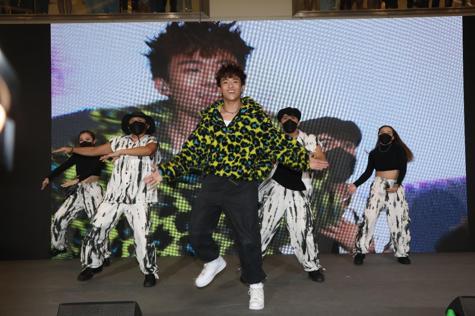 欣宜現身沙田為MV作全球首播 替師弟ANSONBEAN預祝22歲生日 | am730