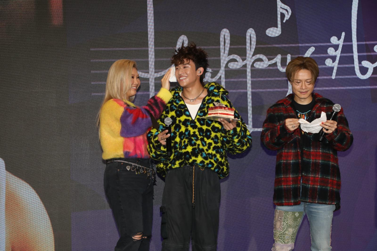 欣宜現身沙田為MV作全球首播 替師弟ANSONBEAN預祝22歲生日 | am730