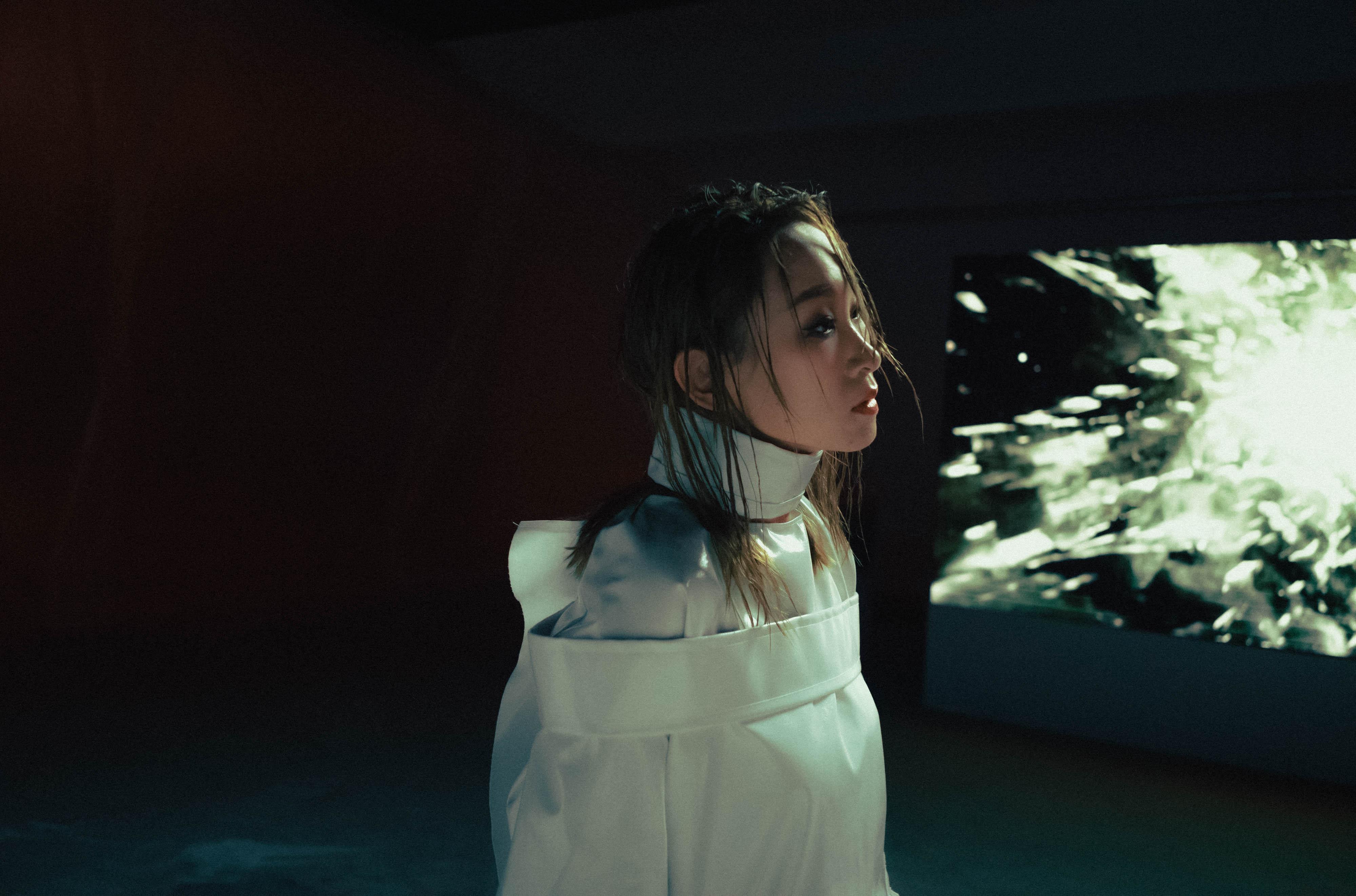 王菀之Serrini扮精靈 合體拍MV | am730