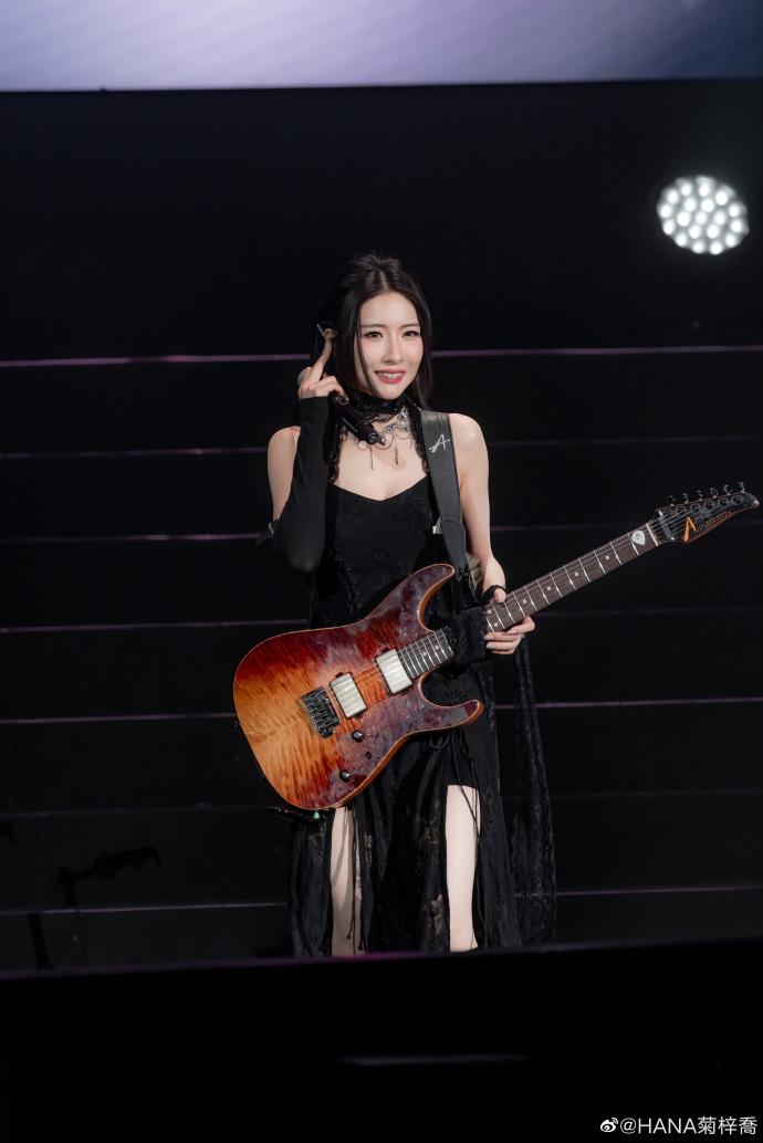 何哲圖離巢變棄將 菊梓喬澳門開騷做rock妹 | am730