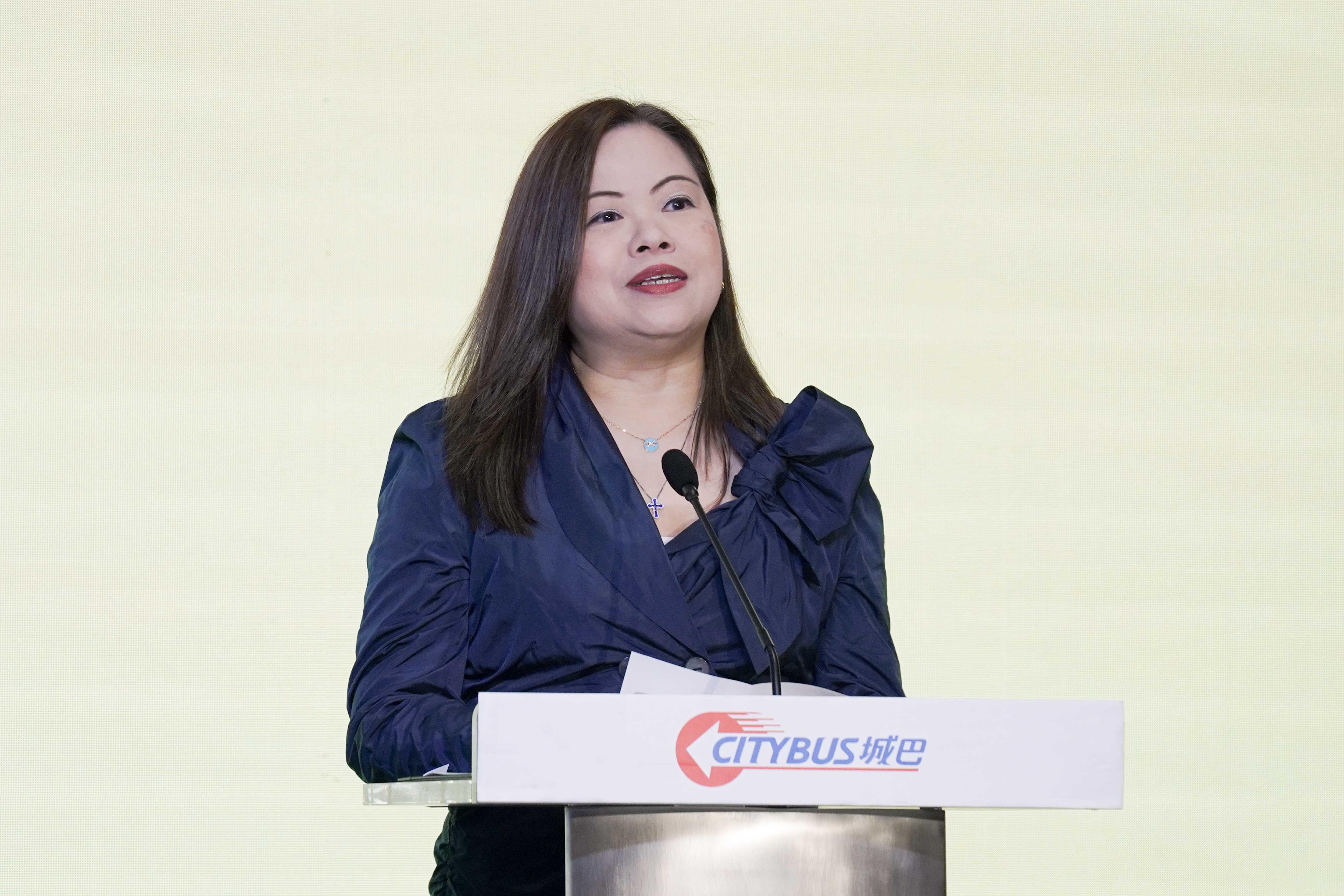 Ray Online｜運輸署長羅淑佩係「Hellosss」？大讚陳卓賢Ian唔揸快車 | am730