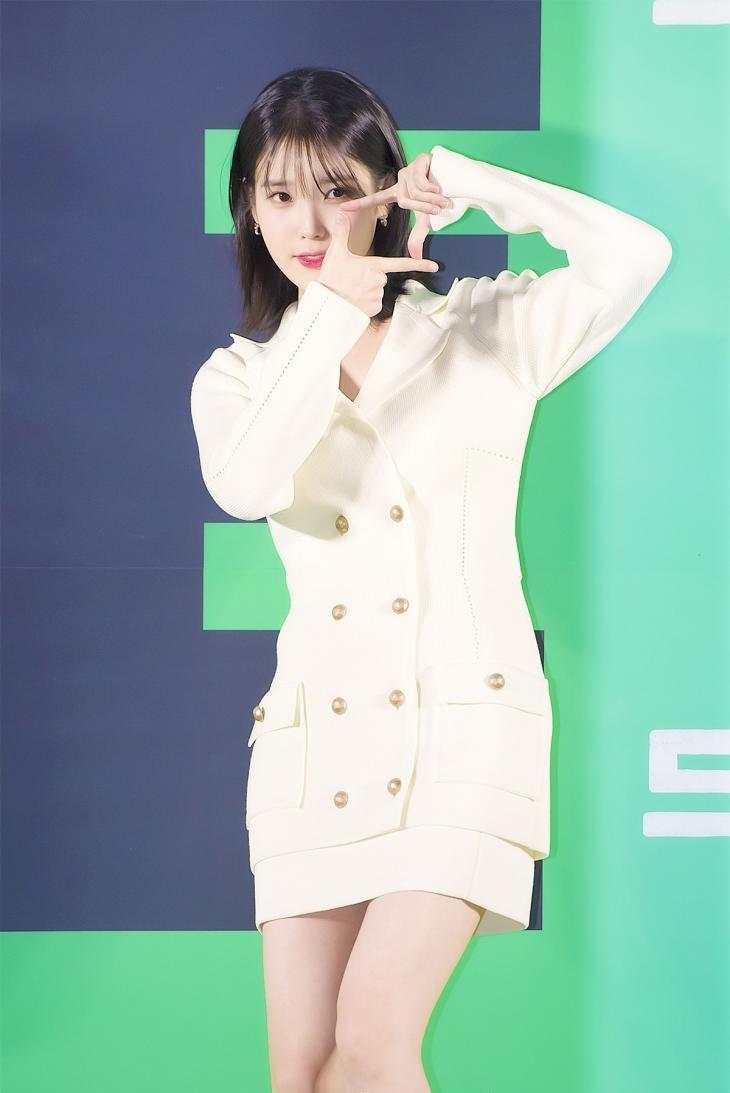 出道15周年舉行演唱會暨Fans Meeting IU紀錄片《IU CONCERT：The Golden Hour》下月播出 | am730