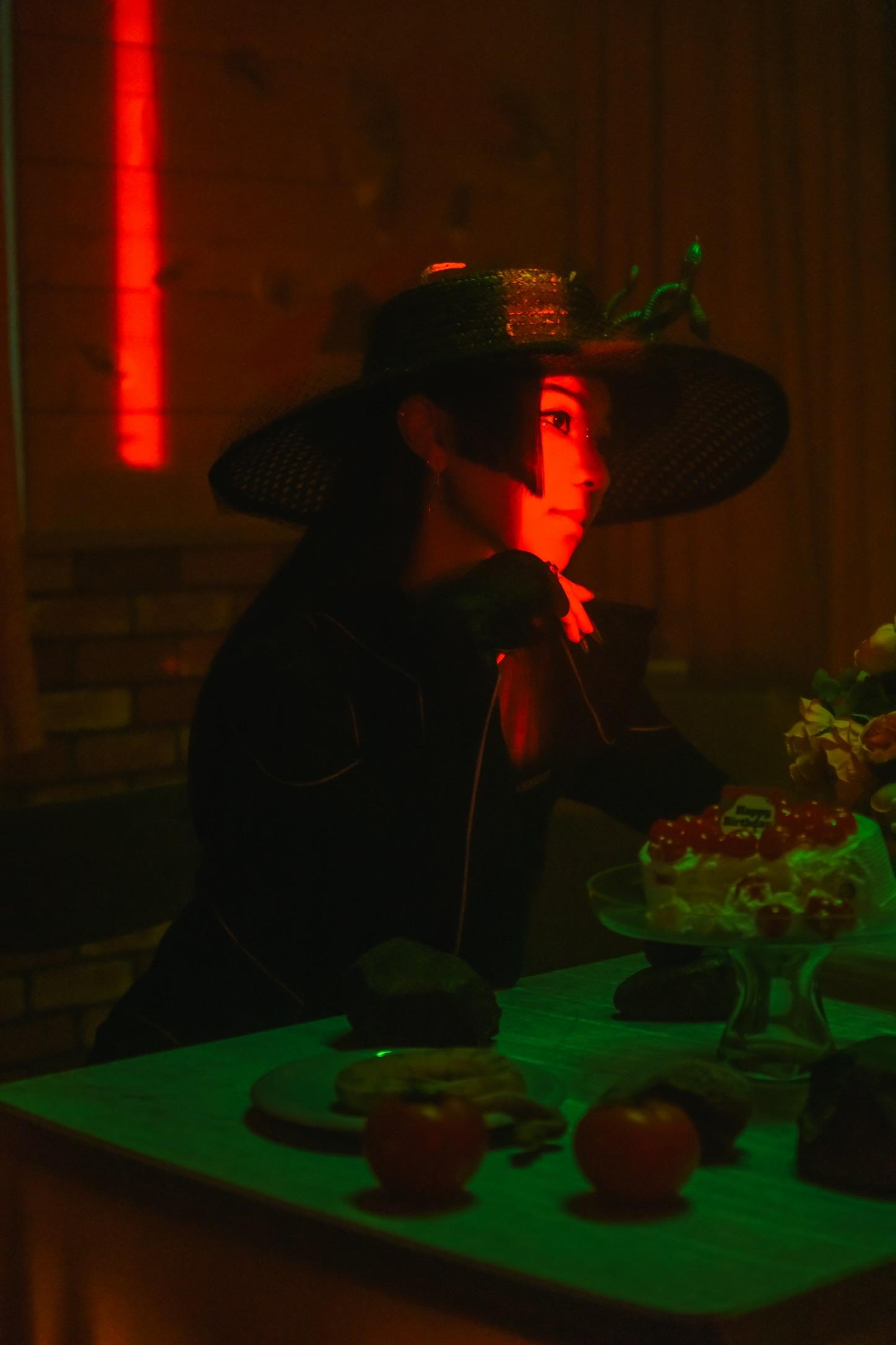 AGA江海迦新歌向Michael Jackson致敬 MV滲入八十年代經典驚悚片元素 | am730