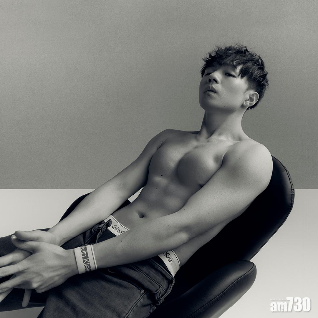 多相｜陳卓賢Ian接力教主Anson Kong拍內褲廣告 限量專屬手帶供Hellosss換購 | am730