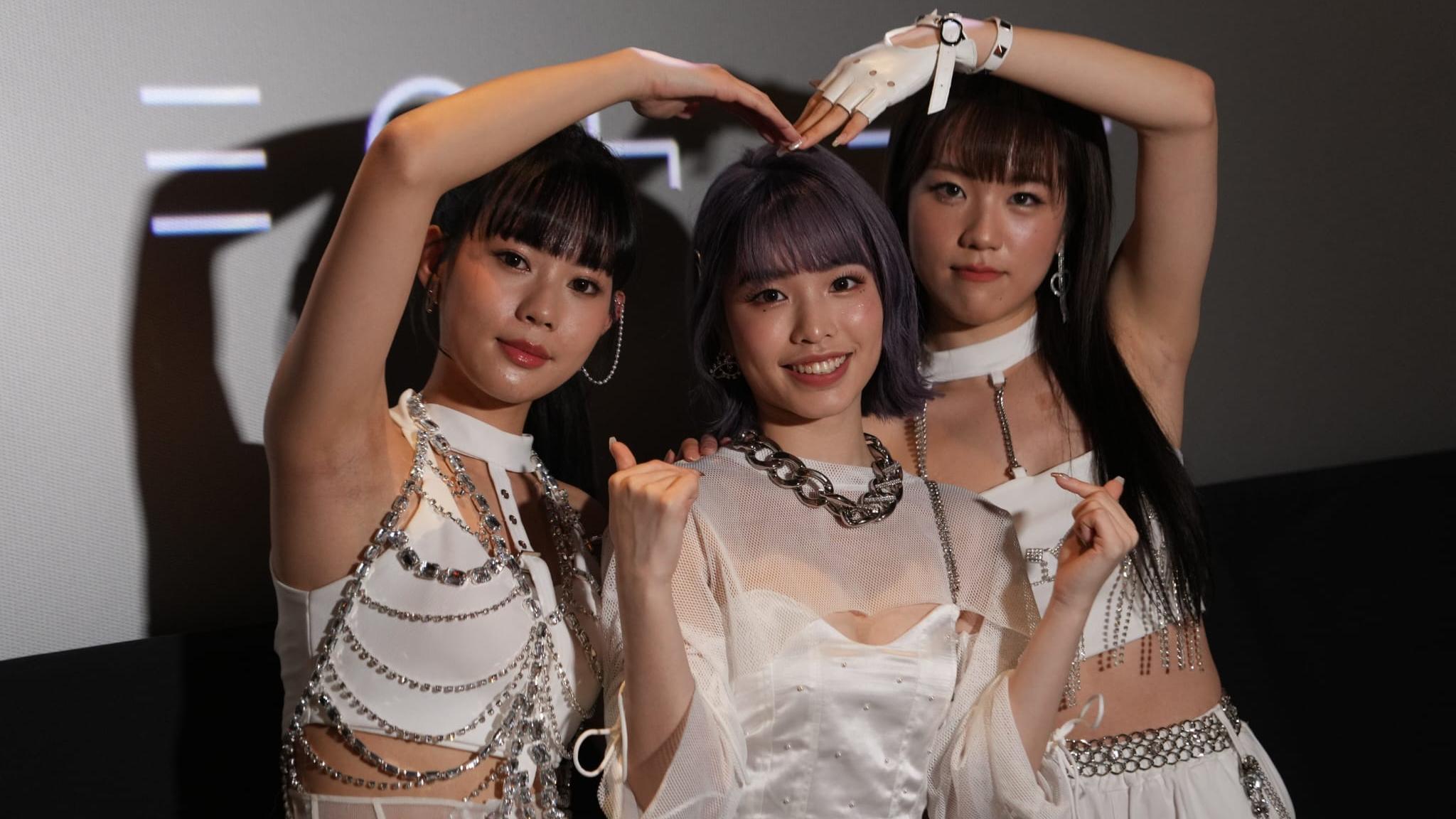 香港新女團EOS首度亮相 出道大日子獲杜汶澤越洋打氣 | am730